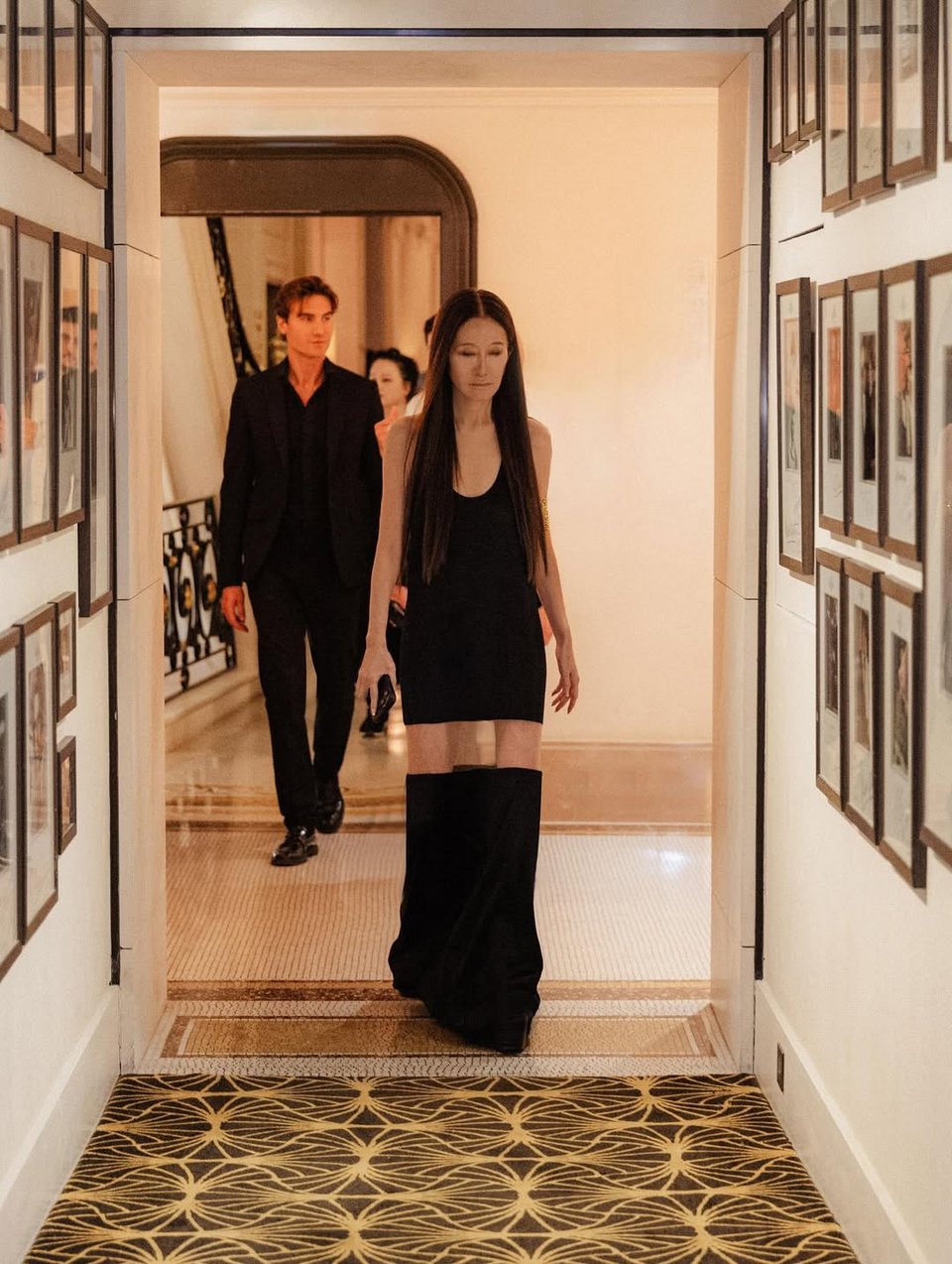 Η Βέρα Γουάνγκ έκλεισε τα 76 αλλά μοιάζει «αγέραστη» -Σαν 40άρα μάξιμουμ [εικόνες] - iefimerida.gr